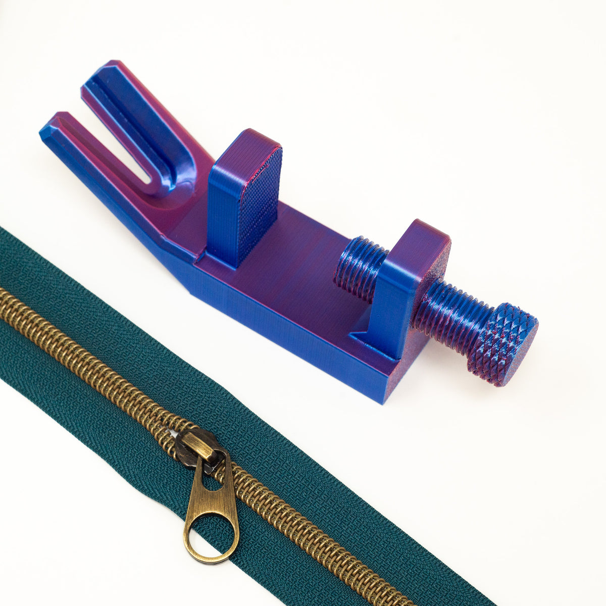 Table Clamp Zipper Jig – Little Stitcher Sews